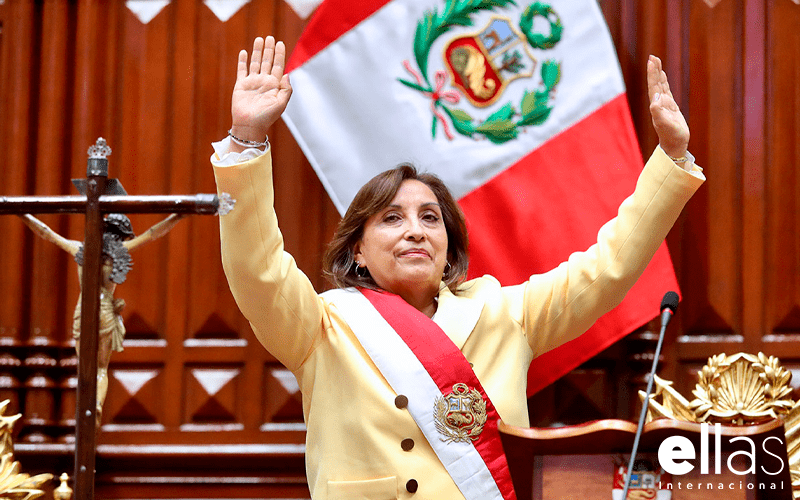 Dina Boluarte es la primera presidenta de Perú