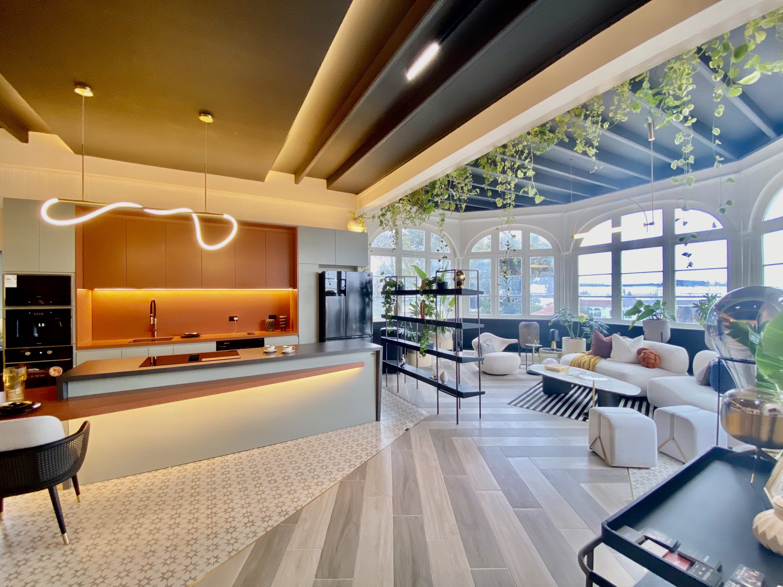 Singular Loft: La Vida de 2 Roomies en un Espacio Elegante, Creativo y ...