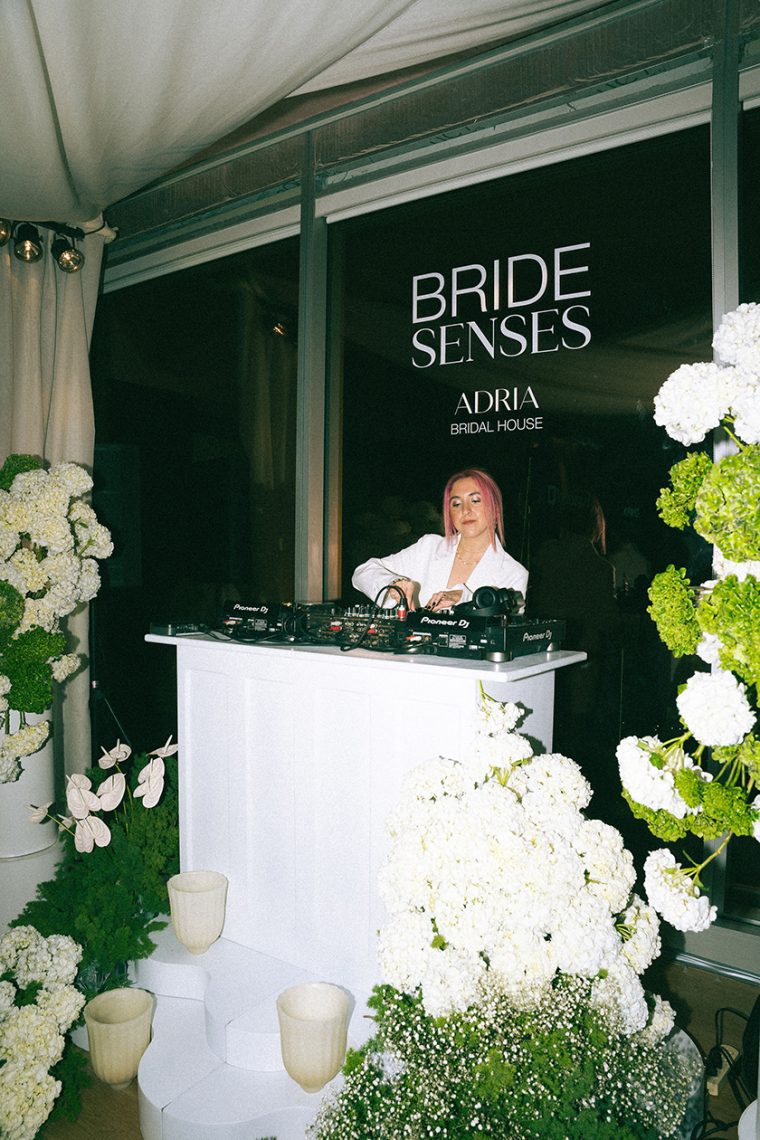 ADRIA presenta su Bridal House con una experiencia sensorial diseñada ...
