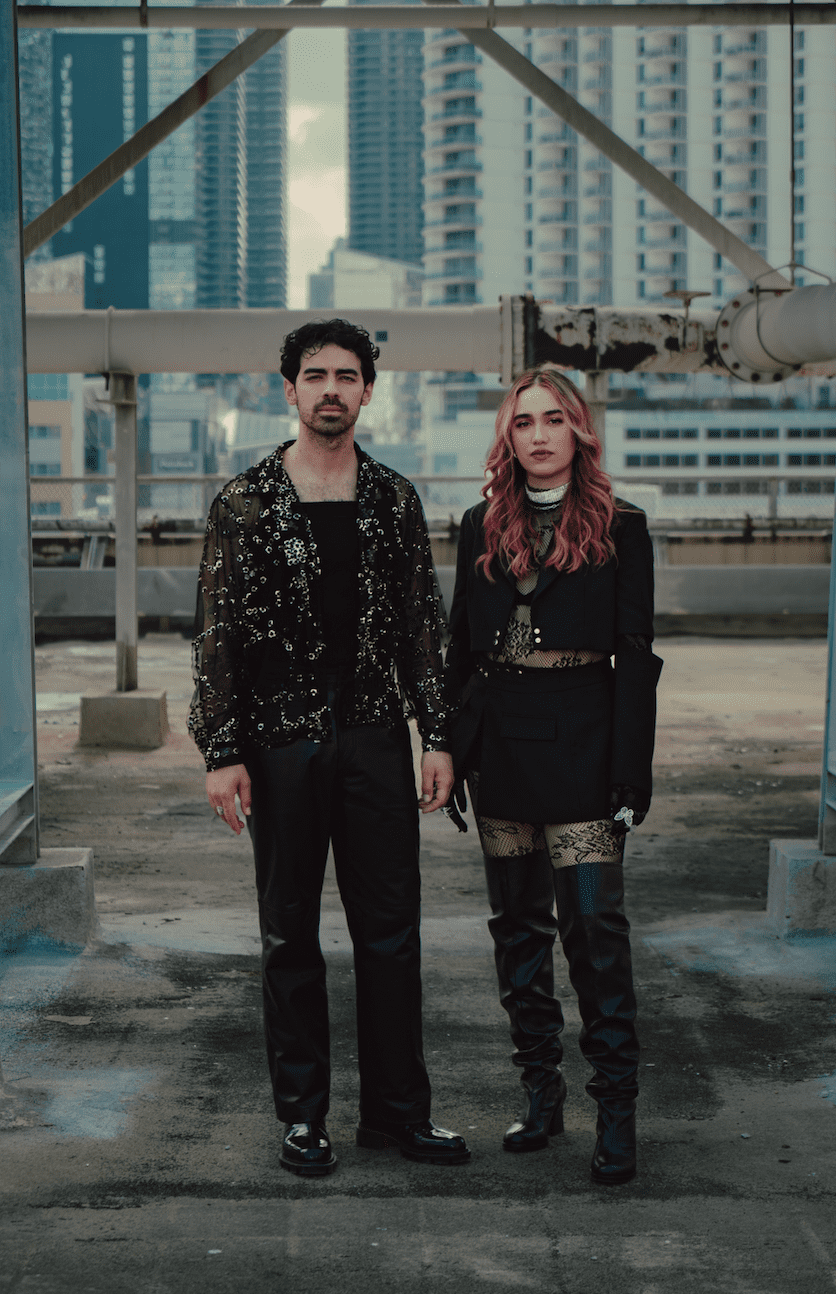 TRAS SU EMOCIONANTE DEBUR EN LATIN GRAMMYS® ELA TAUBERT Y JOE JONAS ...