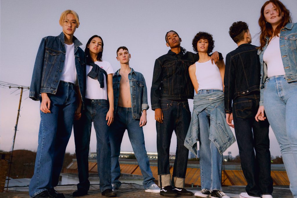 El denim también es para el Verano: ¿Cómo mantenerte fresco sin ...