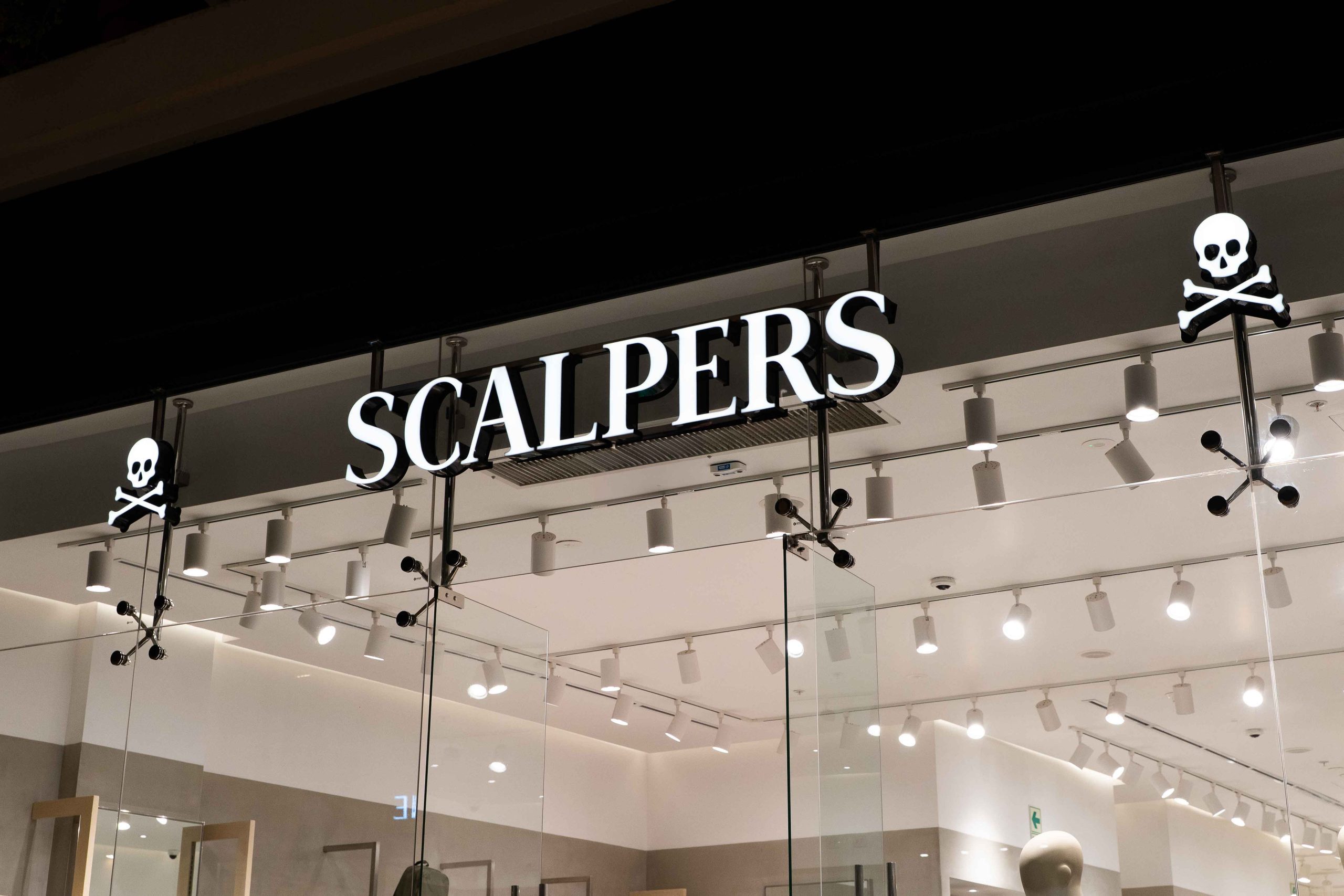 Con tienda renovada y colección femenina, SCALPERS redobla su apuesta ...